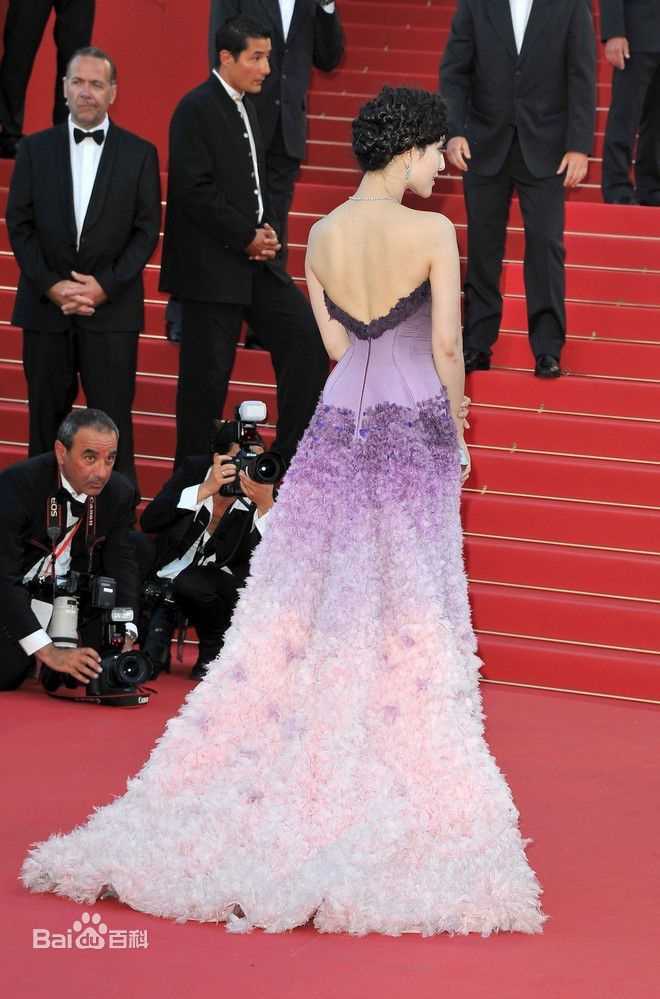 范冰冰(Fan Bingbing)红毯照片002壁纸壁纸-万佳直播吧