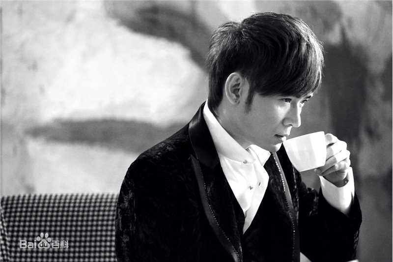 高清焦恩俊(Vincent Chiao)在专辑《EP》、《文森特先生》图册中的图册-万佳直播吧