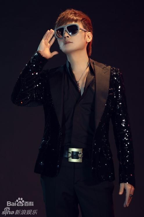 高清焦恩俊(Vincent Chiao)在专辑《EP》、《文森特先生》图册中的图册-万佳直播吧