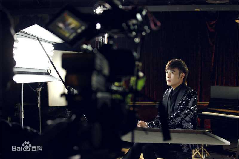 高清焦恩俊(Vincent Chiao)在专辑《EP》、《文森特先生》图册中的图册-万佳直播吧