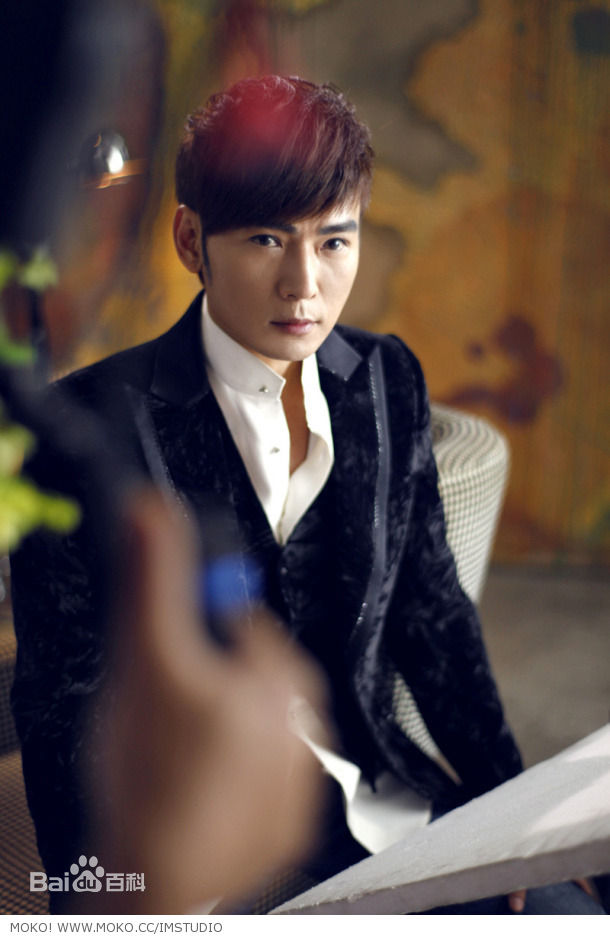 高清焦恩俊(Vincent Chiao)在专辑《EP》、《文森特先生》图册中的图册-万佳直播吧