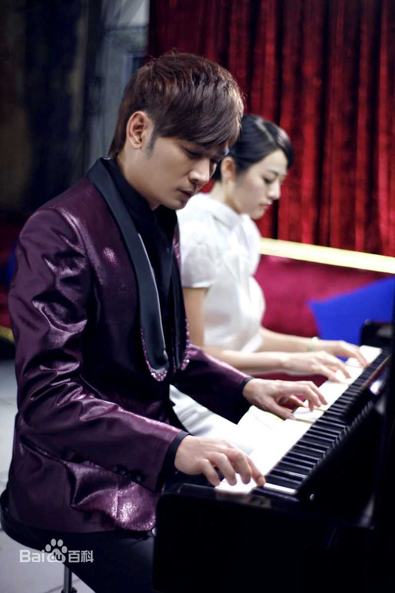 高清焦恩俊(Vincent Chiao)在专辑《EP》、《文森特先生》图册中的图册-万佳直播吧