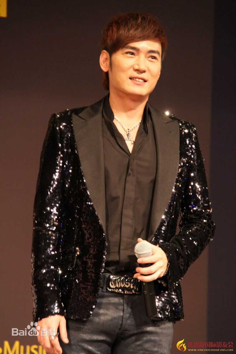 高清焦恩俊(Vincent Chiao)在专辑《EP》、《文森特先生》图册中的图册-万佳直播吧