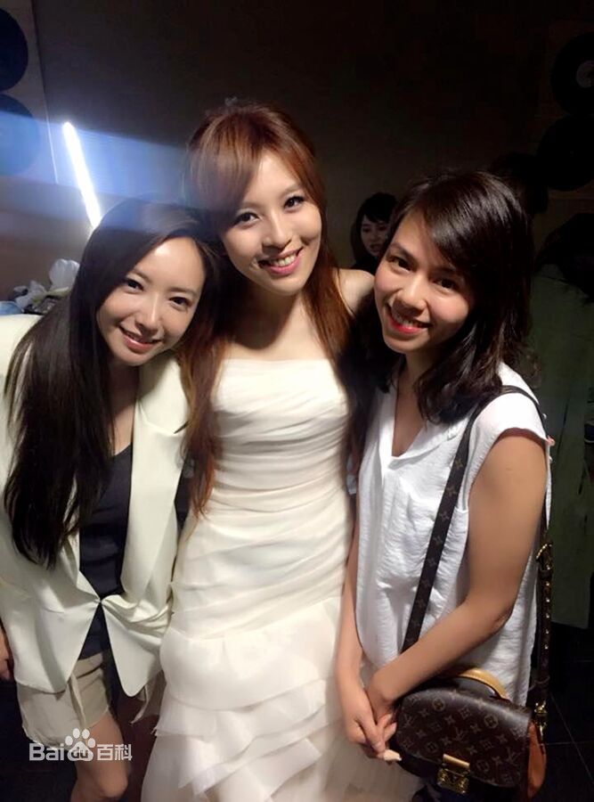 刘品言(Esther Lau)生活照壁纸壁纸-万佳直播吧