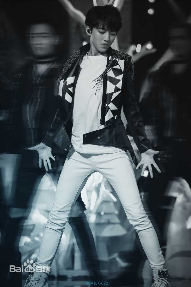王俊凯(Karry)舞台表演（三）前后照片-万佳直播吧