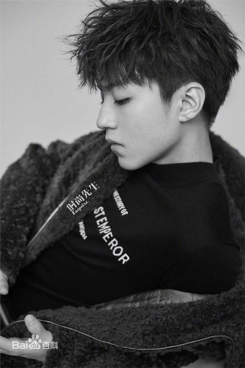 高清王俊凯(Karry)在《时尚先生Esquire》2018年十月刊中的图册-万佳直播吧