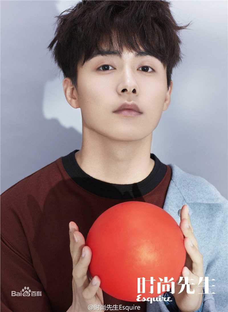 最新马天宇(Ray Ma)在《时尚先生Esquire》中的壁纸-万佳直播吧