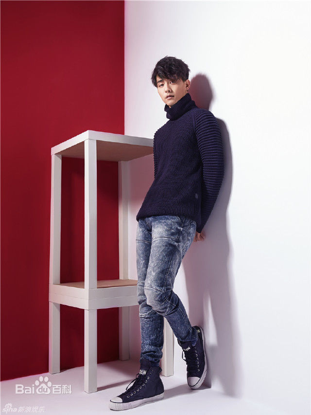 最新马天宇(Ray Ma)在《时尚先生Esquire》中的壁纸-万佳直播吧