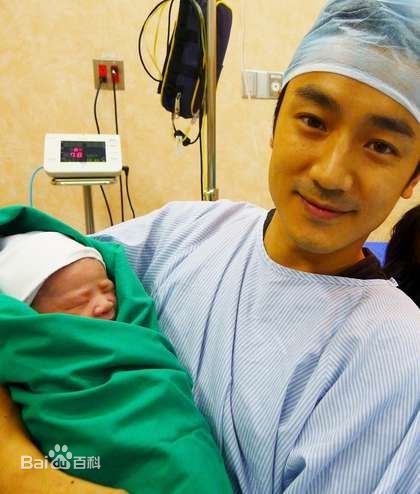 高清林佑威(Lin Youwei)性感图片-万佳直播吧