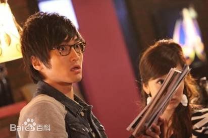 王传君(Eric Wang)《爱情公寓》高清剧照-万佳直播吧