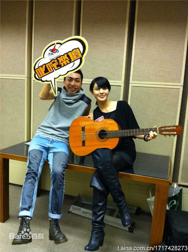 官恩娜(Ella Koon)2011新专辑性感图片图集-万佳直播吧