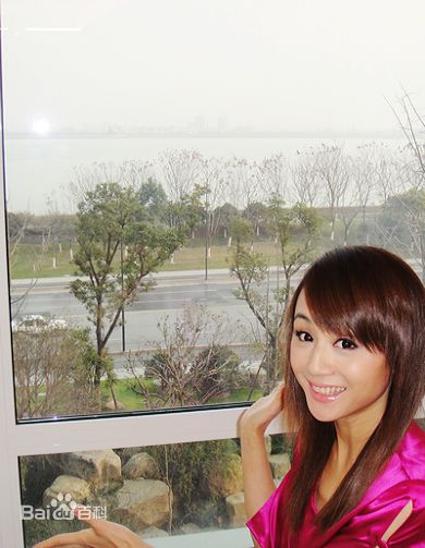 曹颖(Cao Ying)在代言《奥维丝丽》中的-万佳直播吧