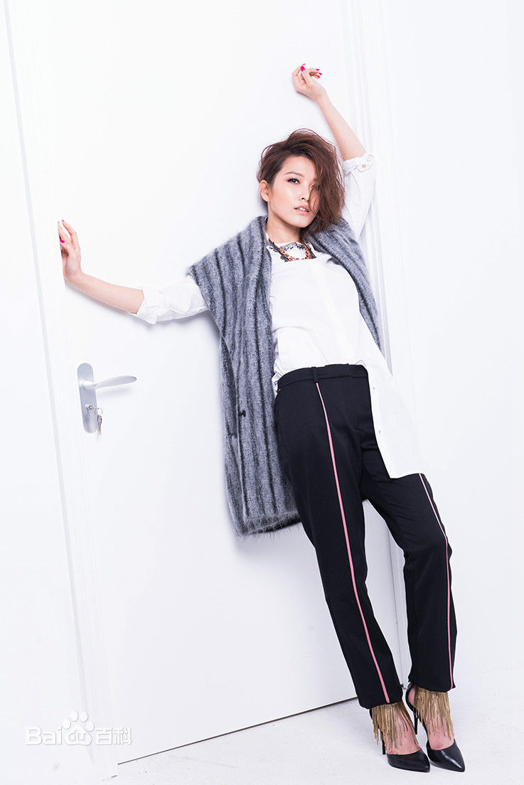 徐洁儿(Jill Hsu)时尚大片性感图片图集-万佳直播吧