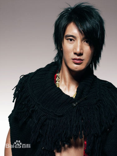 蒲巴甲(Purba Rgyal)帅气前后照片-万佳直播吧