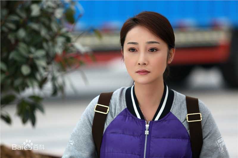 蒋林静(Jiang Linjing)现代造型素颜照壁纸-万佳直播吧