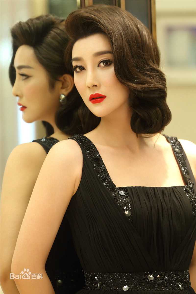 蒋林静(Jiang Linjing)现代造型素颜照壁纸-万佳直播吧