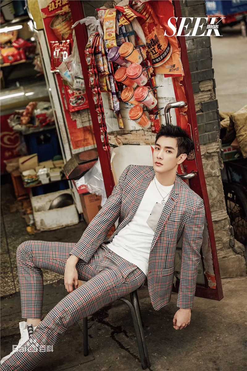 彦希(Saixixi)在《SEEK》2018年10月刊中的-万佳直播吧