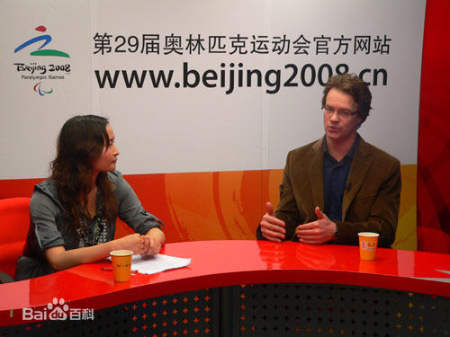 马克·亨利·罗斯韦尔(Mark Henry Rowswell)大山参加各类活动照片前后照片-万佳直播吧