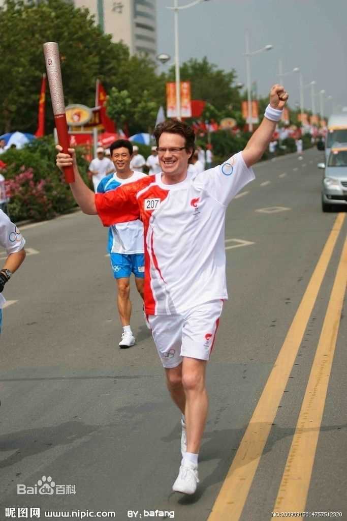 马克·亨利·罗斯韦尔(Mark Henry Rowswell)大山参加各类活动照片前后照片-万佳直播吧