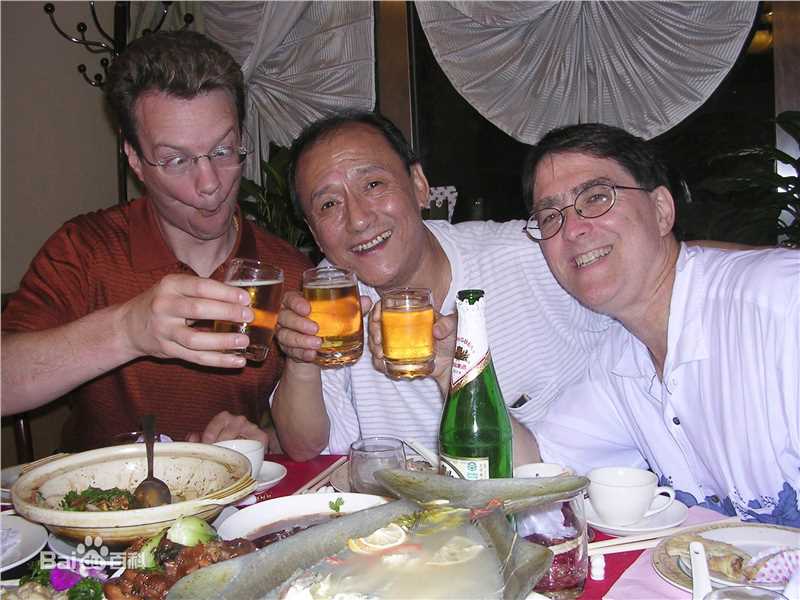 马克·亨利·罗斯韦尔(Mark Henry Rowswell)大山参加各类活动照片前后照片-万佳直播吧