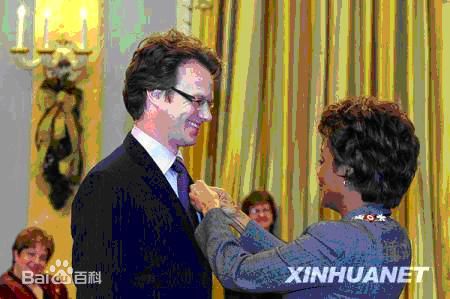 马克·亨利·罗斯韦尔(Mark Henry Rowswell)前后照片-万佳直播吧