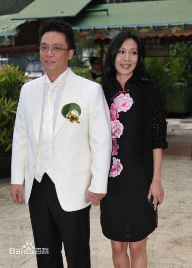 赵学而(Bondy，Chiu Hok Yee)与未来老公性感图片壁纸-万佳直播吧