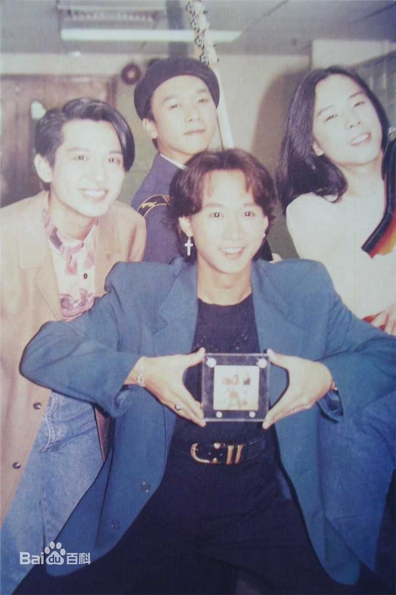 黄家驹(Ka Kui Wong（英）；Koma（日）)和beyond性感图片图集-万佳直播吧