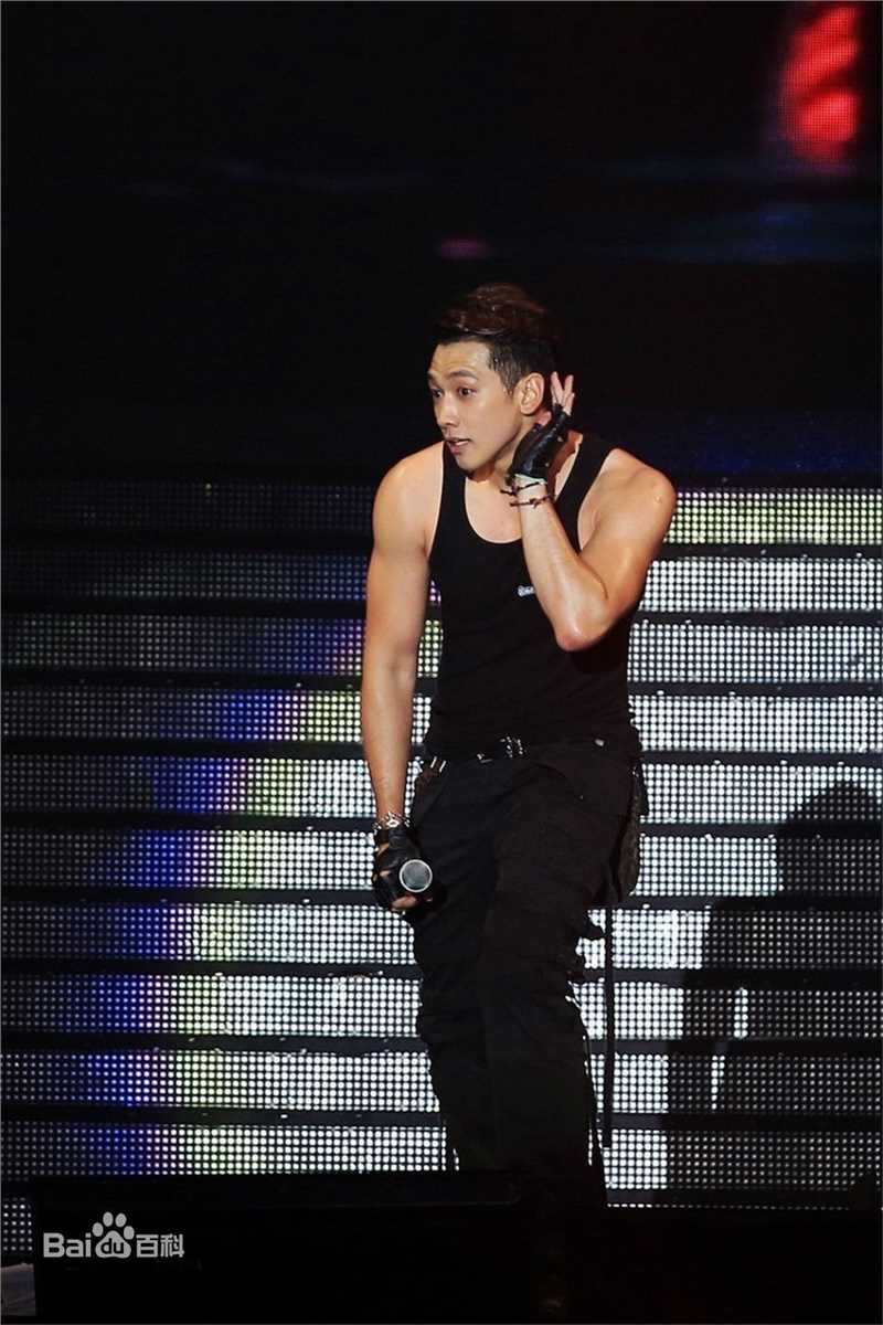 郑智薰(英文名:Rain 韩文名： 罗马拼音：Jung Ji Hoon)Rain Effect Show性感图片图集-万佳直播吧