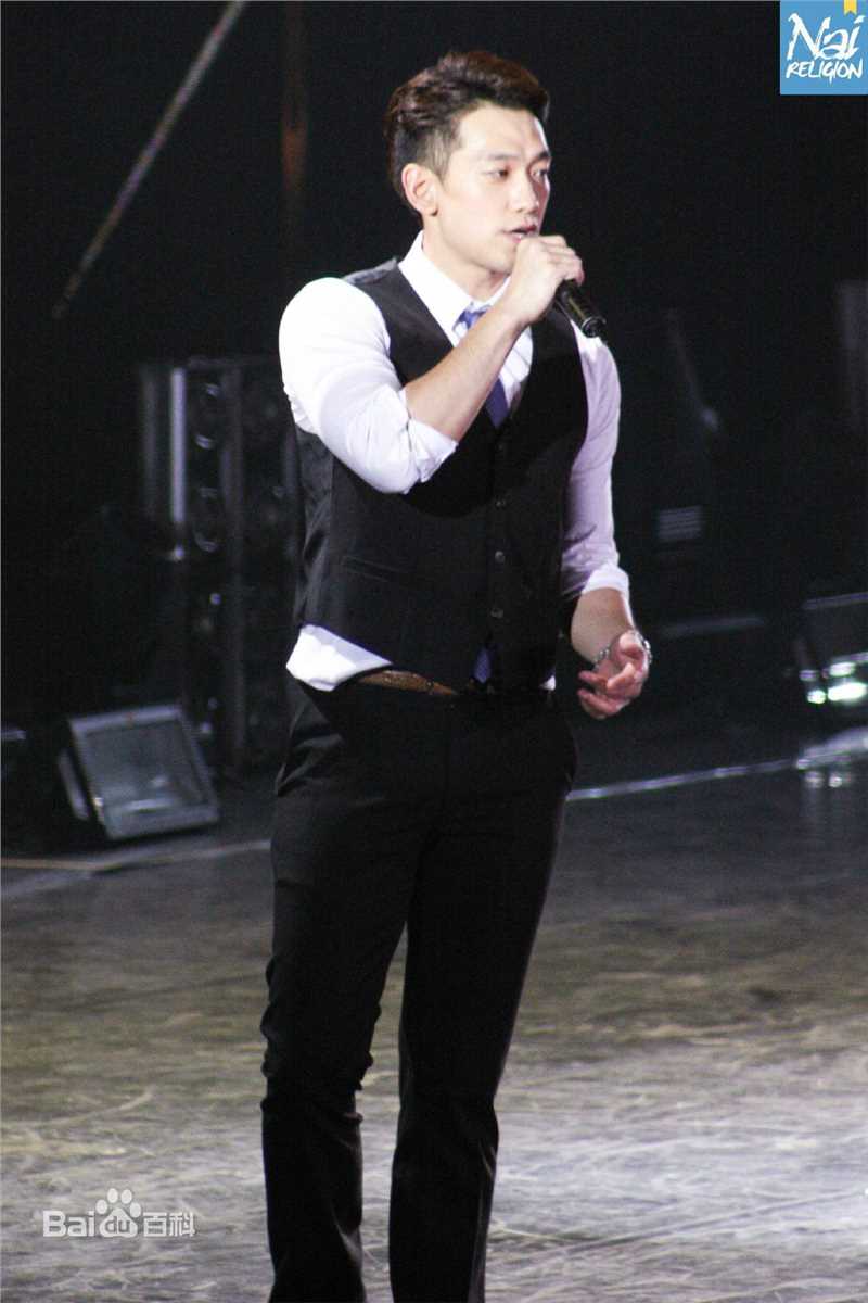 郑智薰(英文名:Rain 韩文名： 罗马拼音：Jung Ji Hoon)Rain Effect Show性感图片图集-万佳直播吧