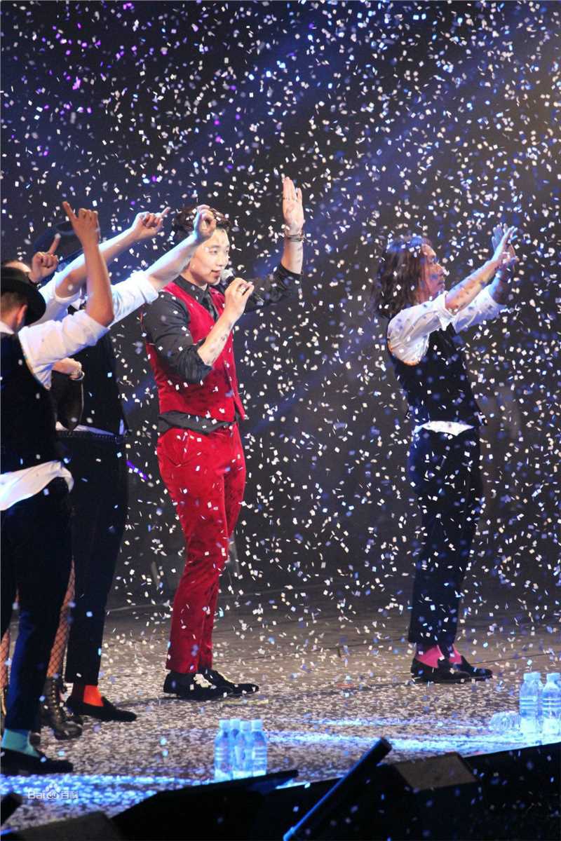 郑智薰(英文名:Rain 韩文名： 罗马拼音：Jung Ji Hoon)Rain Effect Show性感图片图集-万佳直播吧