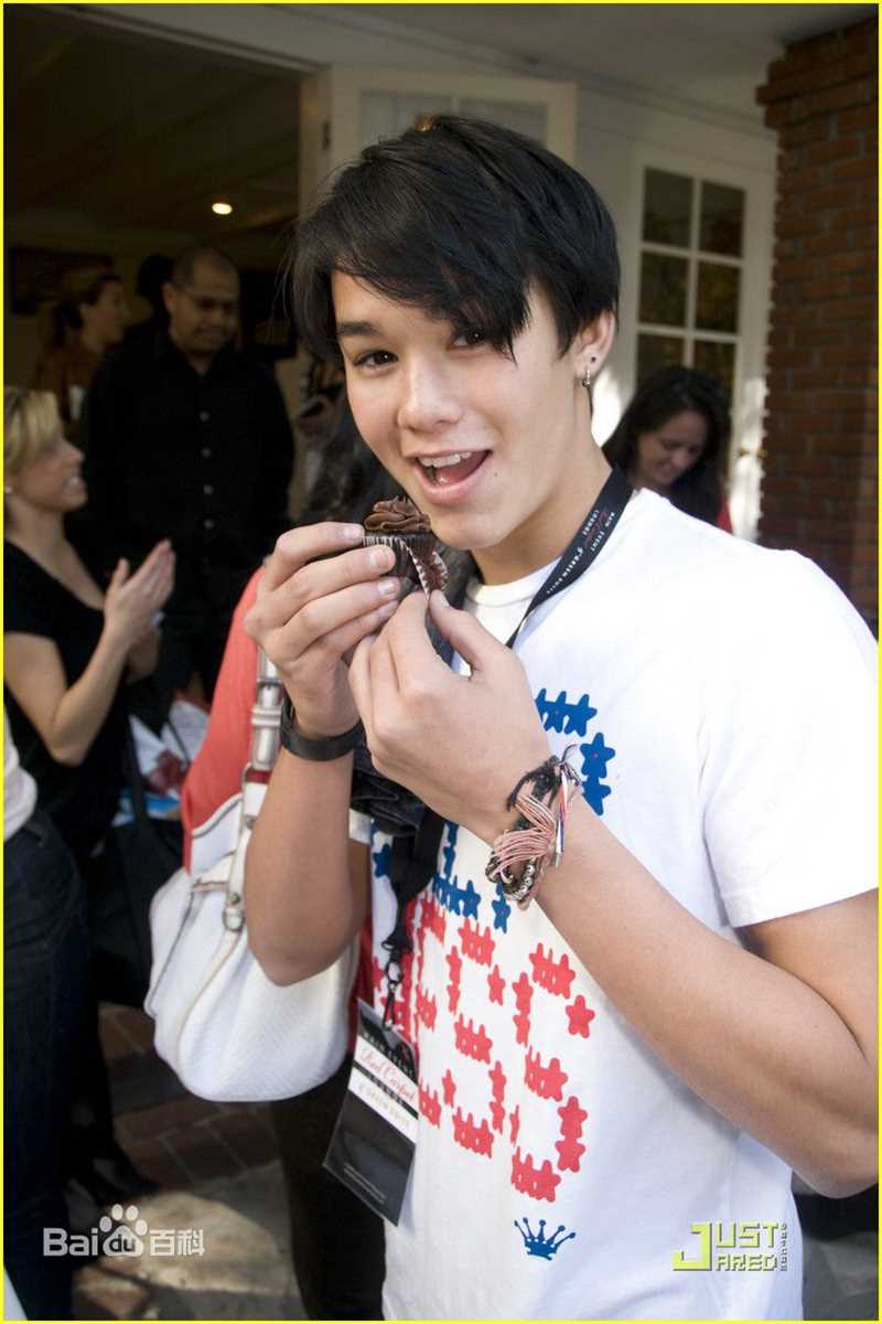 精选波波·斯图尔特(Booboo Stewart 、 Nils Allen Stewart Jr（本名）)精彩图册-万佳直播吧