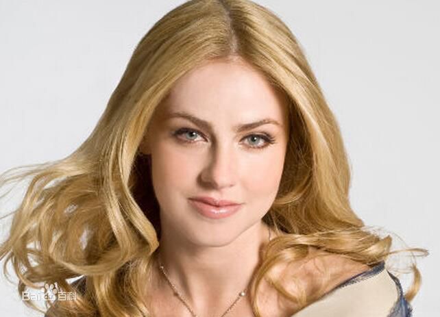 阿曼达·舒尔(Amanda Schull)前后照片-万佳直播吧