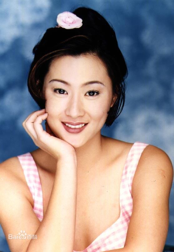 侯炳莹(April Hou)最新壁纸-万佳直播吧