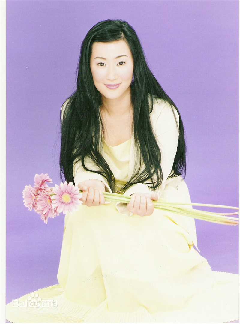 侯炳莹(April Hou)最新壁纸-万佳直播吧