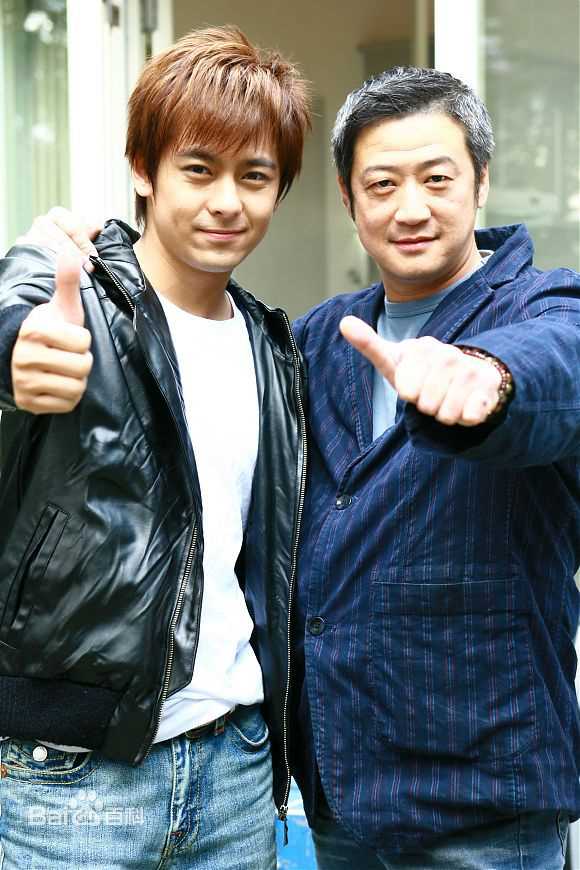 李亚明合影生活照-万佳直播吧