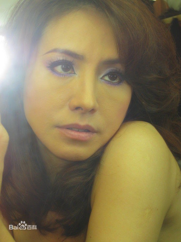 田丽(Lily Tien)艺术照前后照片-万佳直播吧