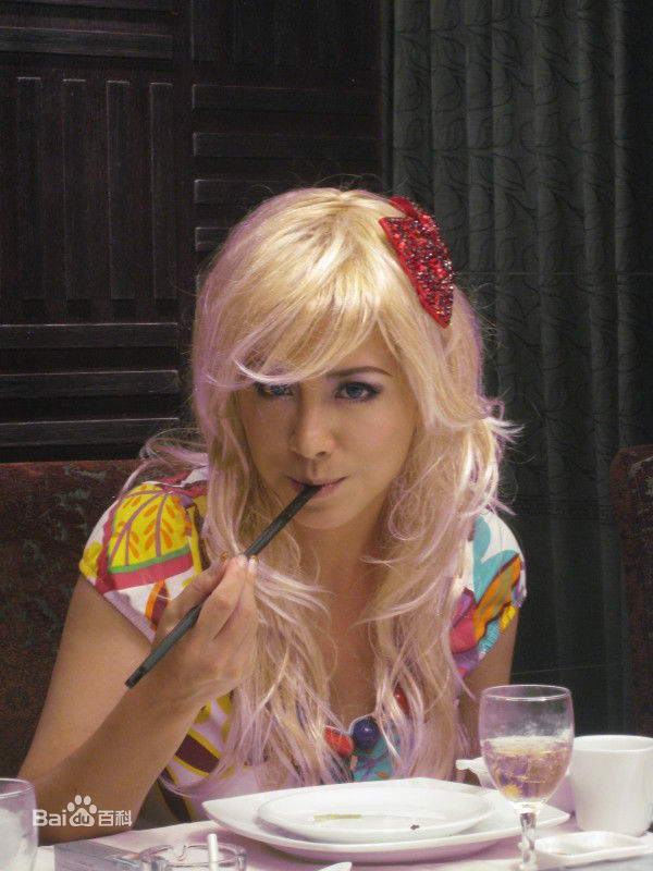 田丽(Lily Tien)艺术照前后照片-万佳直播吧