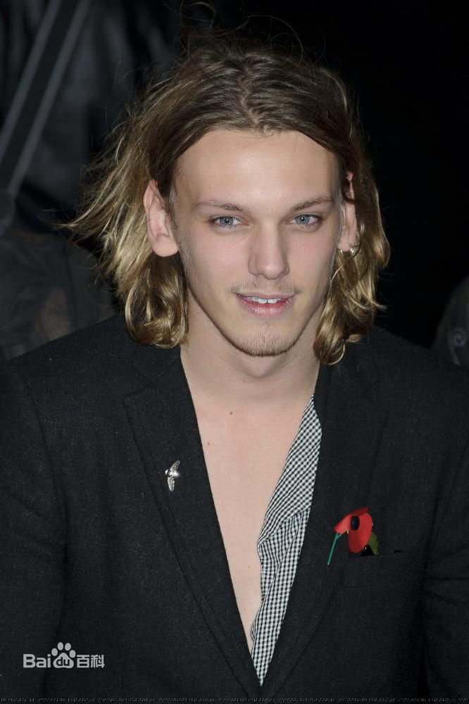 精选杰米·坎贝尔·鲍尔(Jamie Campbell Bower)精彩图册-万佳直播吧