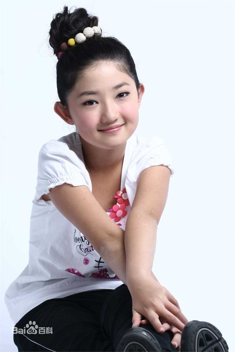 方圆(Fiona Fang)童年艺术照前后照片-万佳直播吧