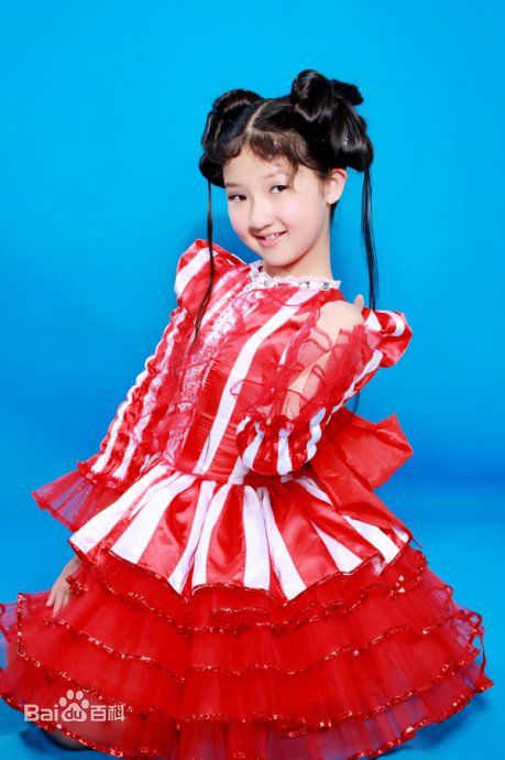 方圆(Fiona Fang)童年艺术照前后照片-万佳直播吧