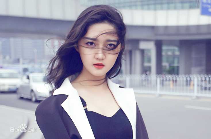 方圆(Fiona Fang)前后照片-万佳直播吧