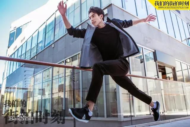 精选宋威龙(Song Weilong)在《我们的街拍时刻》中的图册-万佳直播吧