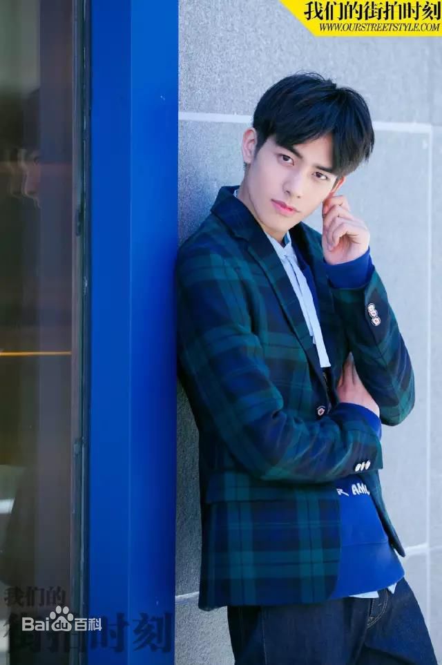 精选宋威龙(Song Weilong)在《我们的街拍时刻》中的图册-万佳直播吧