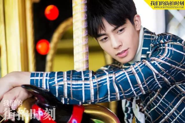 精选宋威龙(Song Weilong)在《我们的街拍时刻》中的图册-万佳直播吧