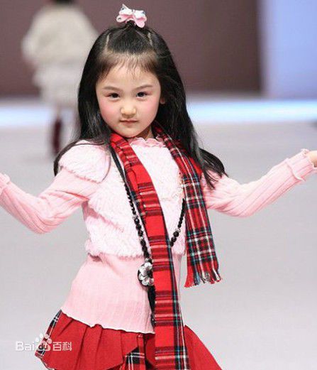 陆子艺(IVY、Lu)T台照片壁纸壁纸-万佳直播吧