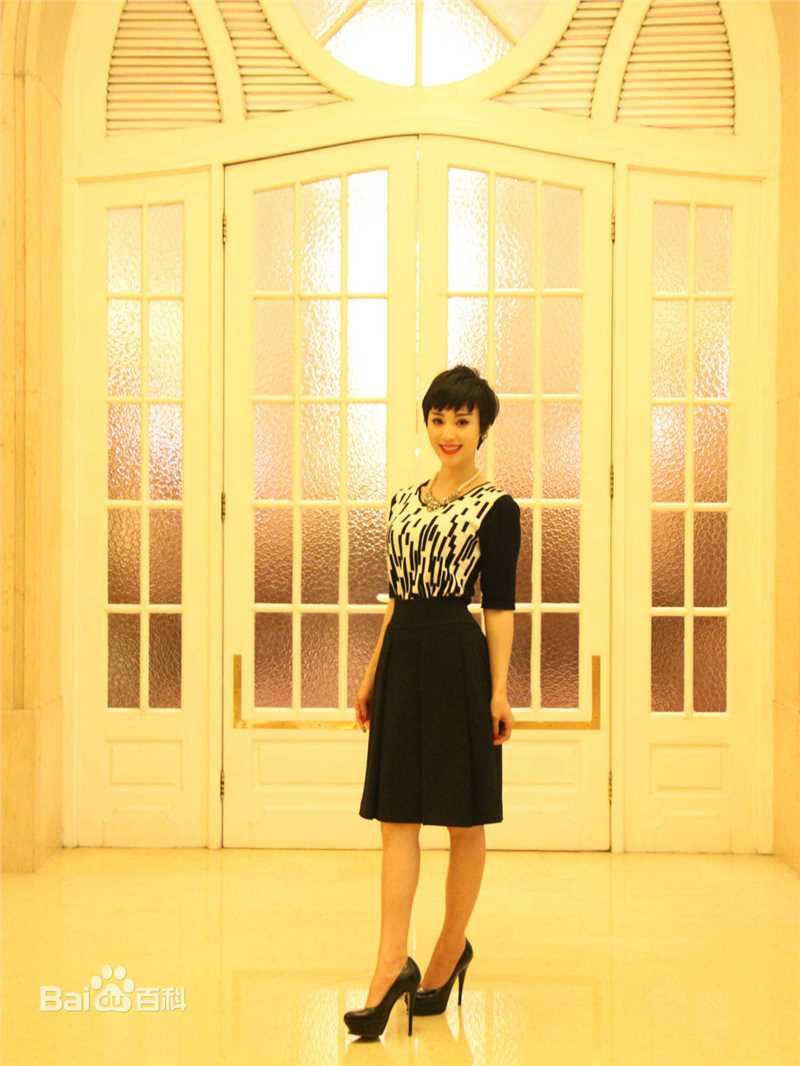 石筱群出席吉芬(JEFEN)2015春夏时装发布会性感图片图集-万佳直播吧