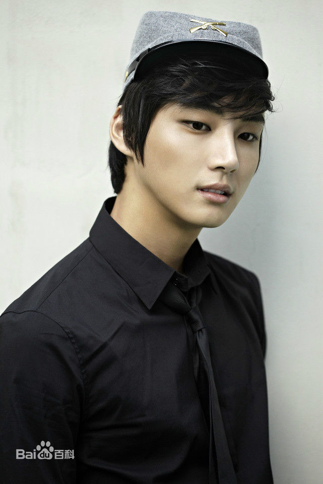 尹施允(，Yun Si Yun，ユン シユン，Yoon Si Yoon)09 ELLE Girl图册性感图片图集-万佳直播吧