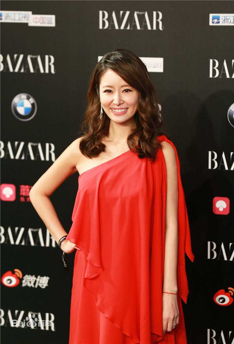 林心如(Ruby Lin)20160909芭莎明星慈善夜性感图片壁纸-万佳直播吧