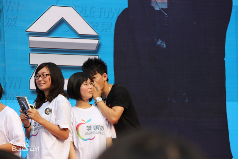 苏醒(Allen Su)2011歌友会系列性感图片壁纸-万佳直播吧