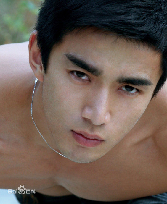 最新梁超(Liang Chao)性感图片-万佳直播吧